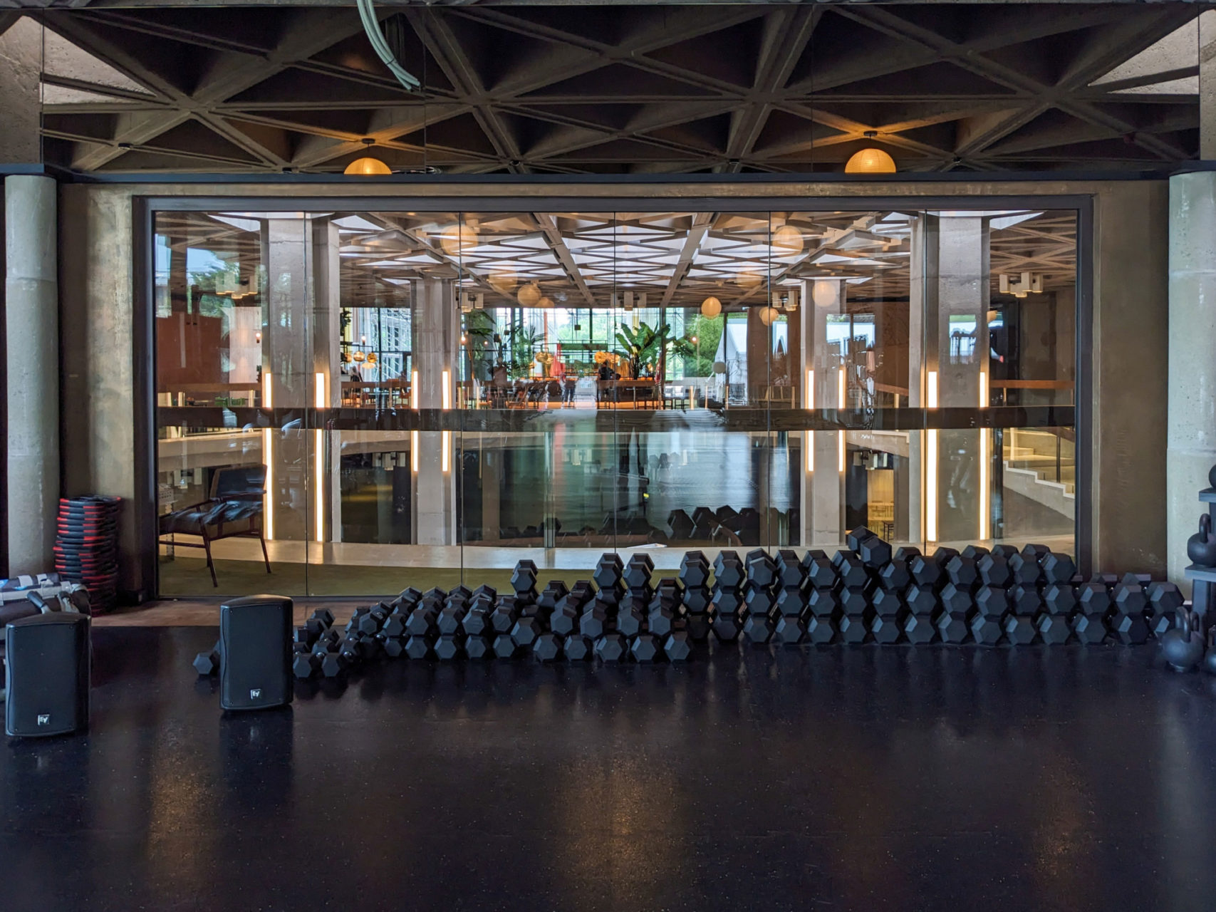 Spotted, Kengo Kuma at the Royale Belge! - News - DDS+